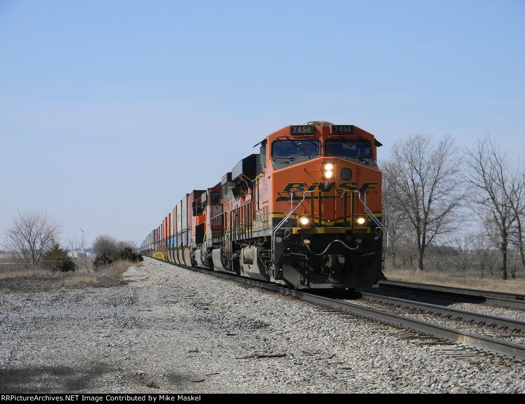 BNSF 4454
